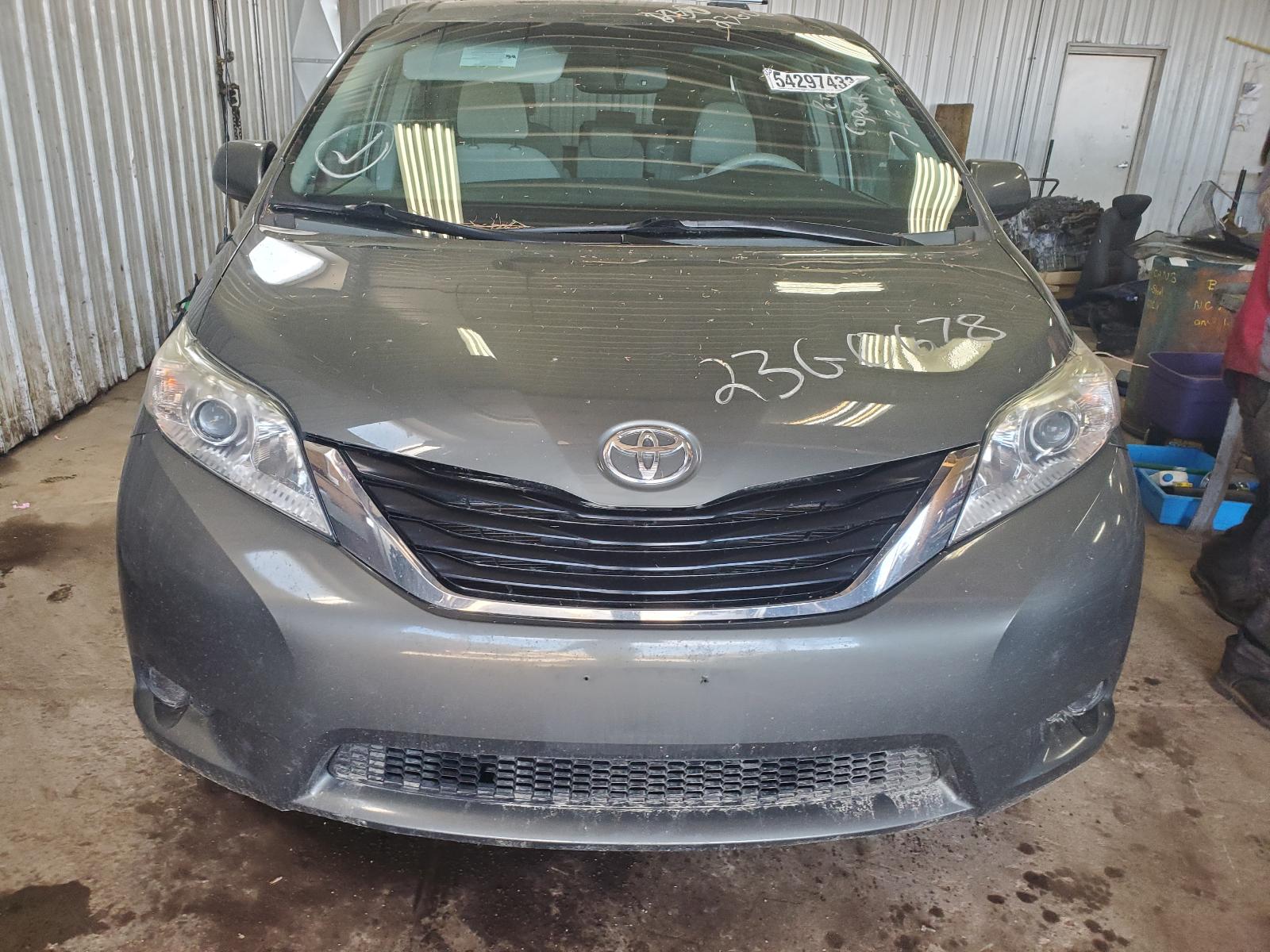 OEM Steering Column with Key Ignition for 2011-2014 Toyota Sienna 238 ...